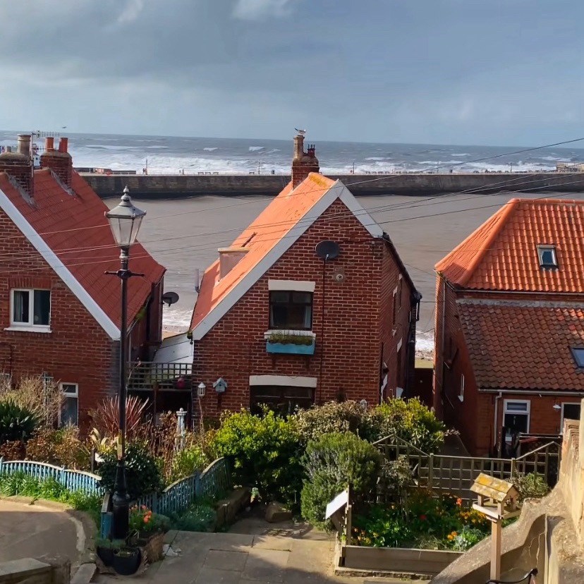 9 Prettiest Streets in the Village of Whitby, England (2026 ...